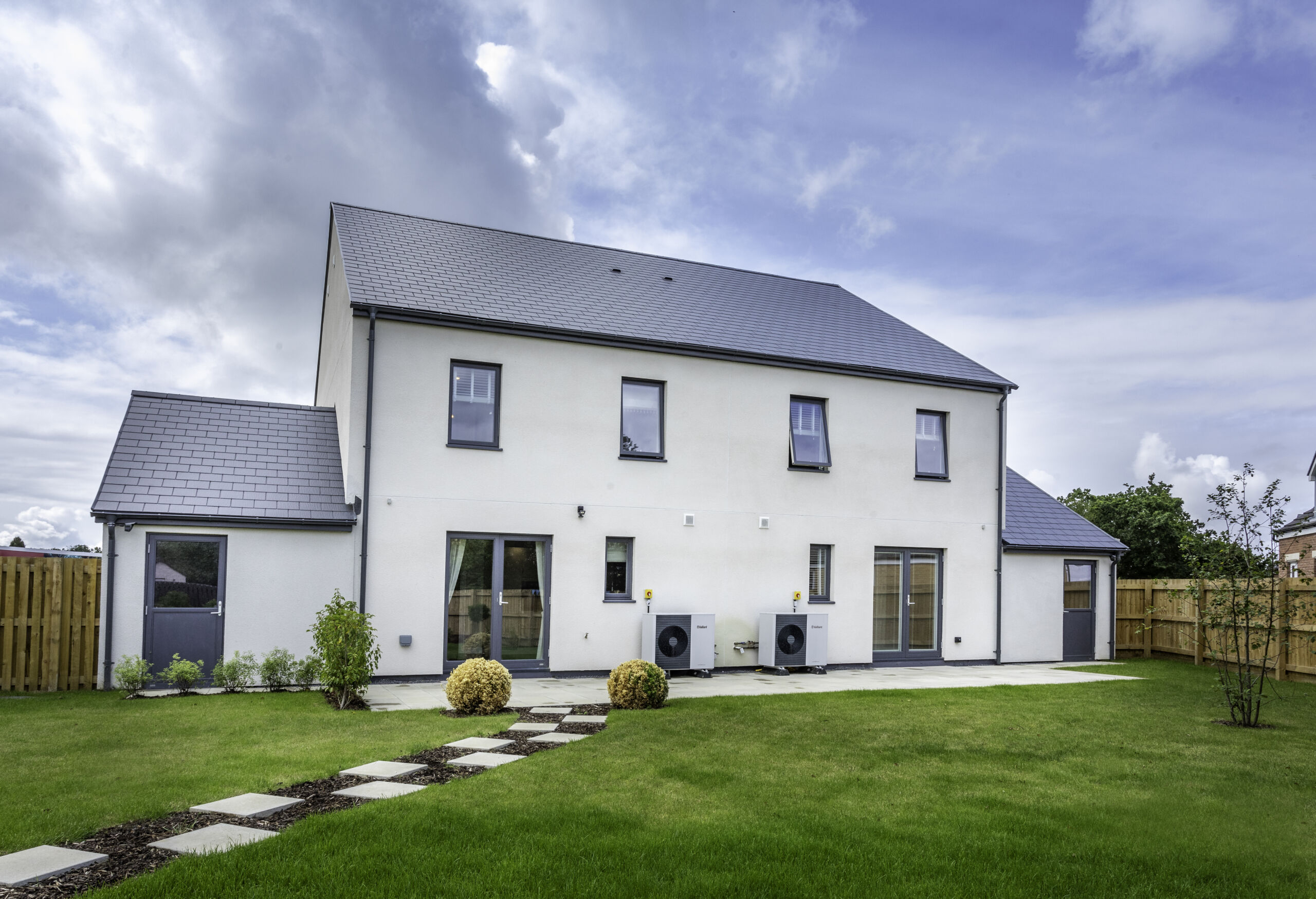 Gwynfaen, Penyrheol – Pobl Living